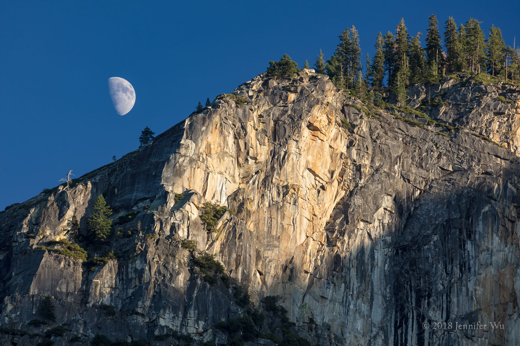 Canon Photographing the Moon and Moonlit Landscapes | Canon U.S.A., Inc.